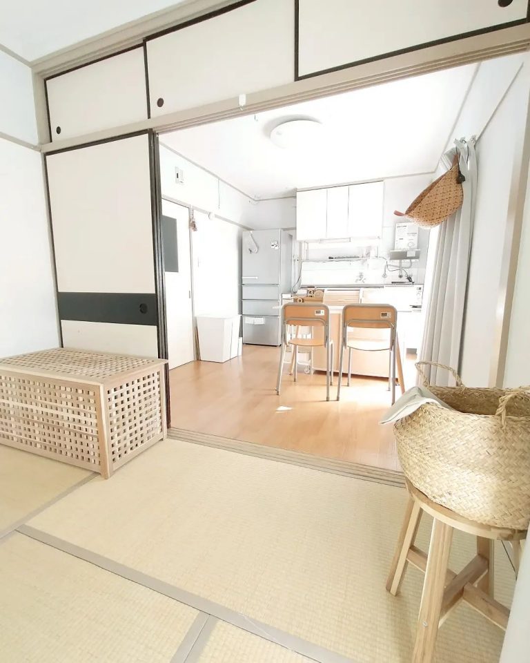 築50年の団地の2DKで、シンプルにかわいく。二人暮らしのインテリア | goodroom journal