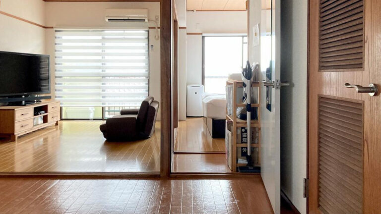 あえて選んだ「狭い家」。家族で暮らす、42㎡の2DKインテリア | goodroom journal