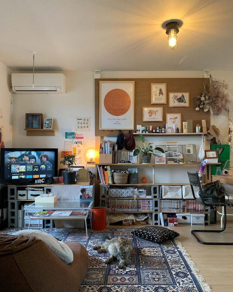 DIYのディスプレイスペースを楽しく飾る。二人暮らしの1LDKインテリア | goodroom journal