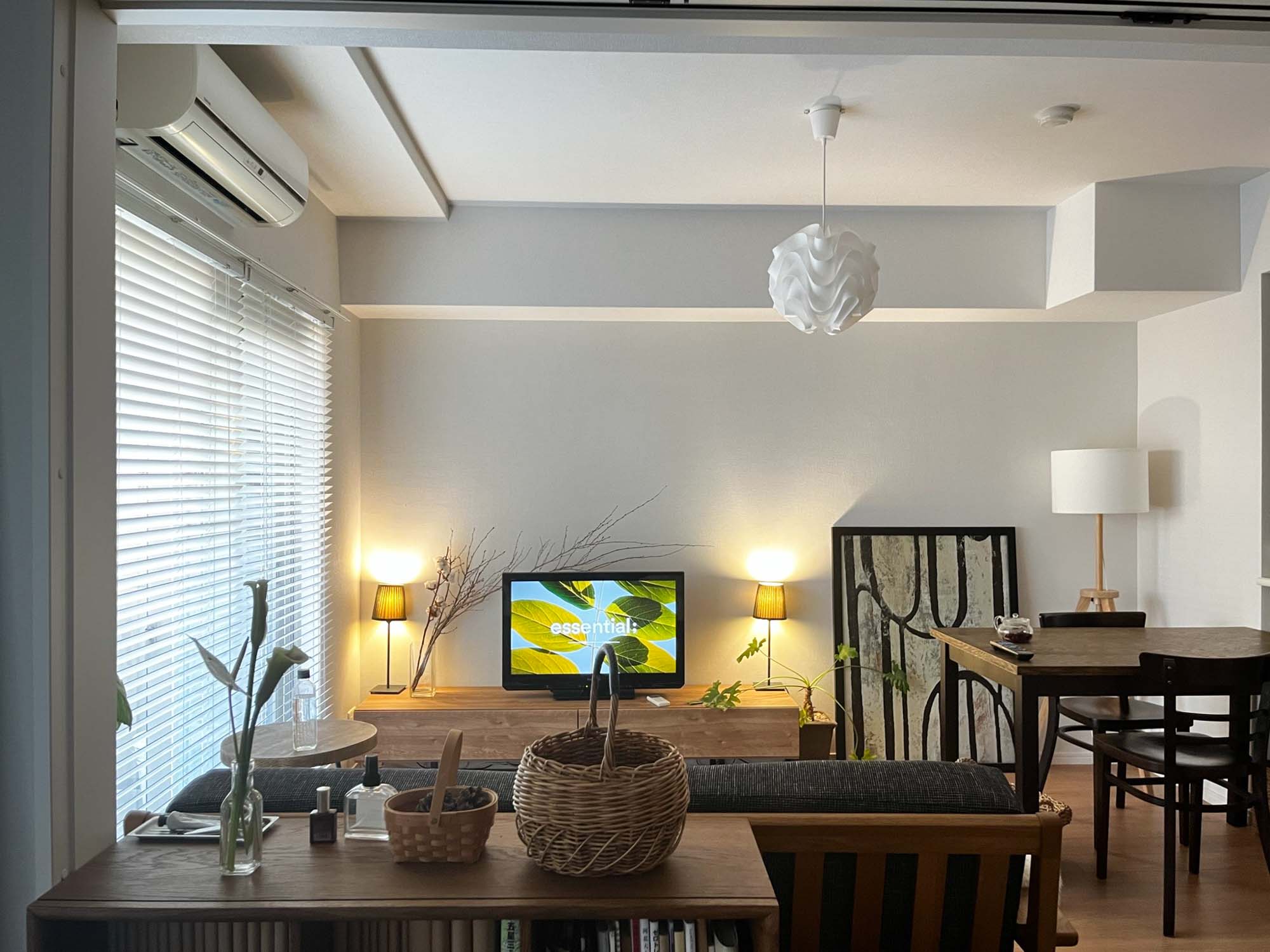 家具配置の巧みな2LDK、ギャラリーのような一人暮らしの2DKなど。7月の「インテリア実例」まとめ読み | goodroom journal