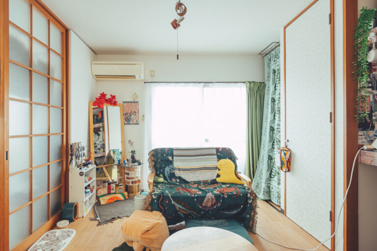 心ときめくものを発掘して集めた、自分らしさが表現できる住まい。3DK・51㎡の二人暮らしインテリア | goodroom journal