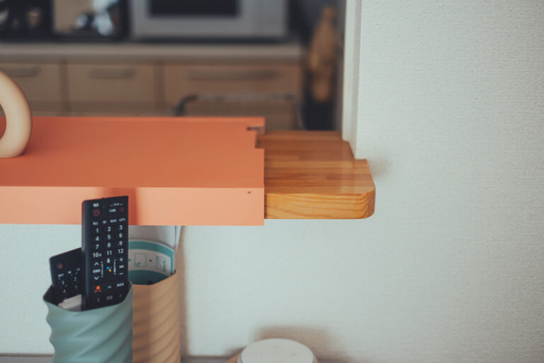 DIYクリエイターによる異素材の掛け合わせと遊び心あるコーディネート。2LDK・57㎡の二人暮らしインテリア | goodroom journal